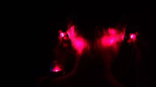 5-in-1 Laseranwendung: Die neowake® Chroma Watch